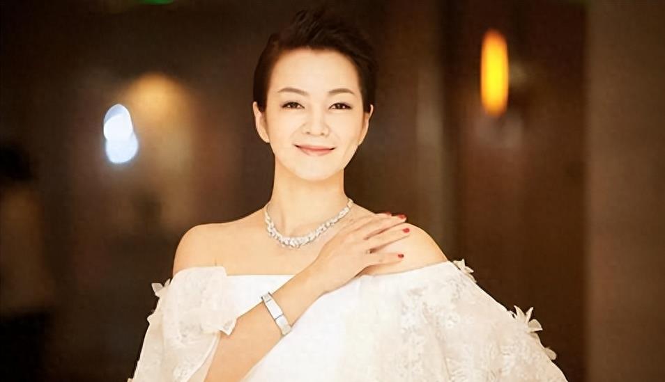 "Feng Shui is changing", 44-year-old Aya has grown into a figure that ...