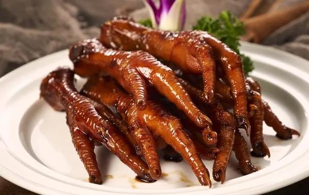 The best way to eat chicken feet is soft and glutinous. It will be ...