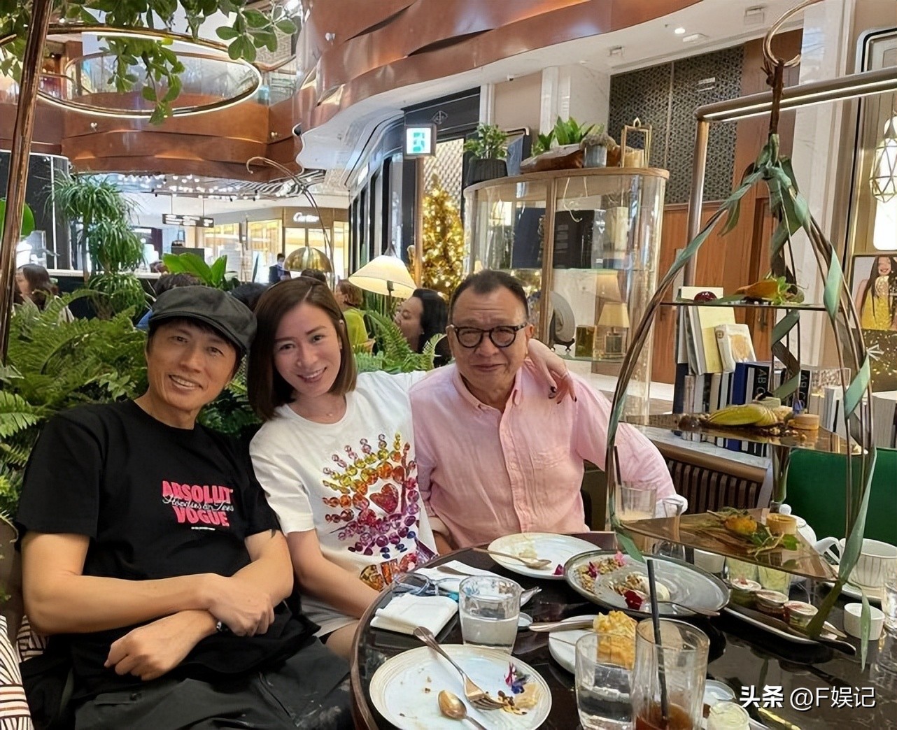 Charmaine Sheh, Huang Zihua and Xu Shaoxiong gathered for afternoon tea ...