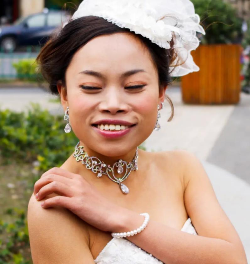 14 years ago, Sister Feng was ridiculed by the Chinese and threatened ...