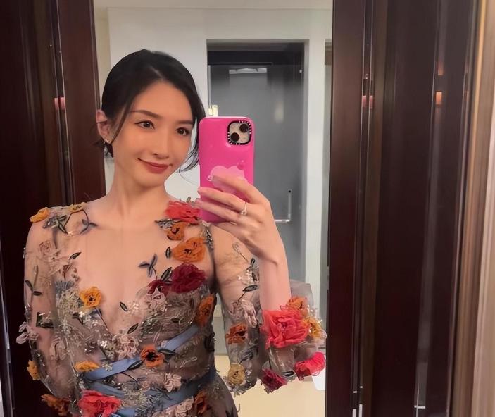 The illegitimate child turmoil escalated, and the mistress gave it a real blow. This time, Jiang ...