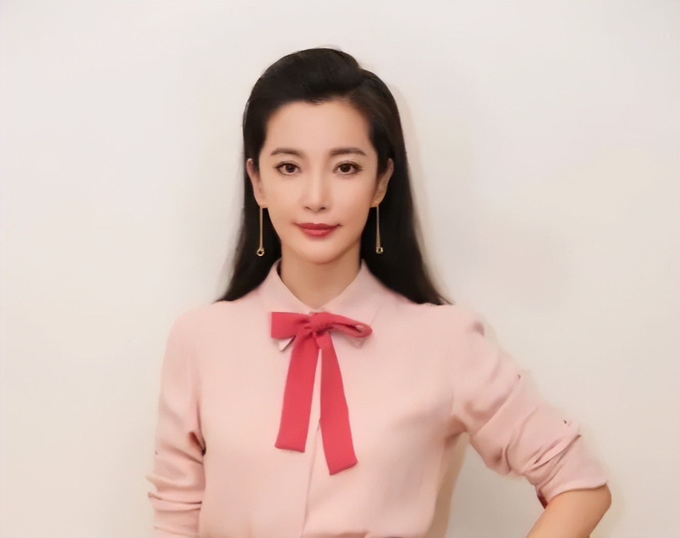 Once, Shu Qi visited Carina Lau's house and used her bathroom, but ...