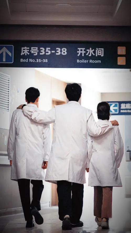 "Ask the Heart": The interweaving of character evaluation and real-life ...