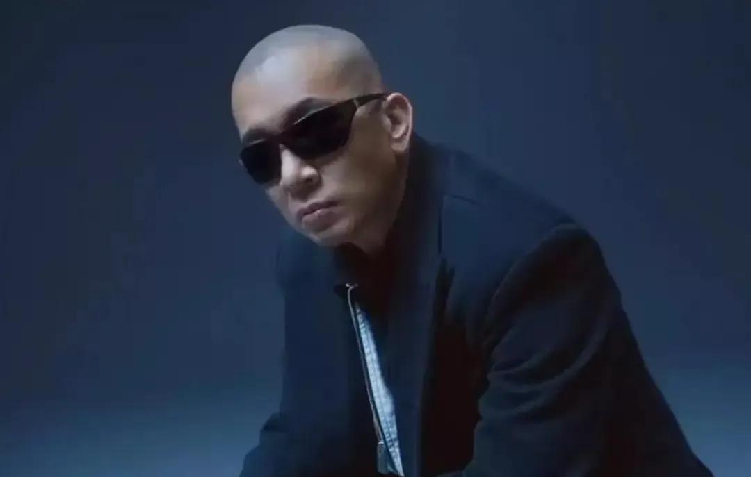 Bald headed Junye received the advertisement, which brought 3 major ...