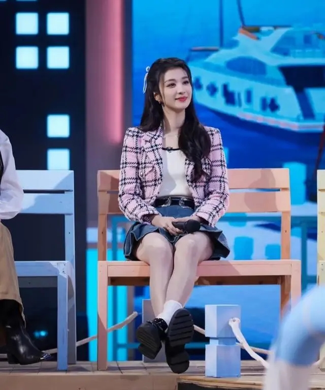 Both are 172 tall, who is more beautiful? Guli Nazha and Wang Churan ...