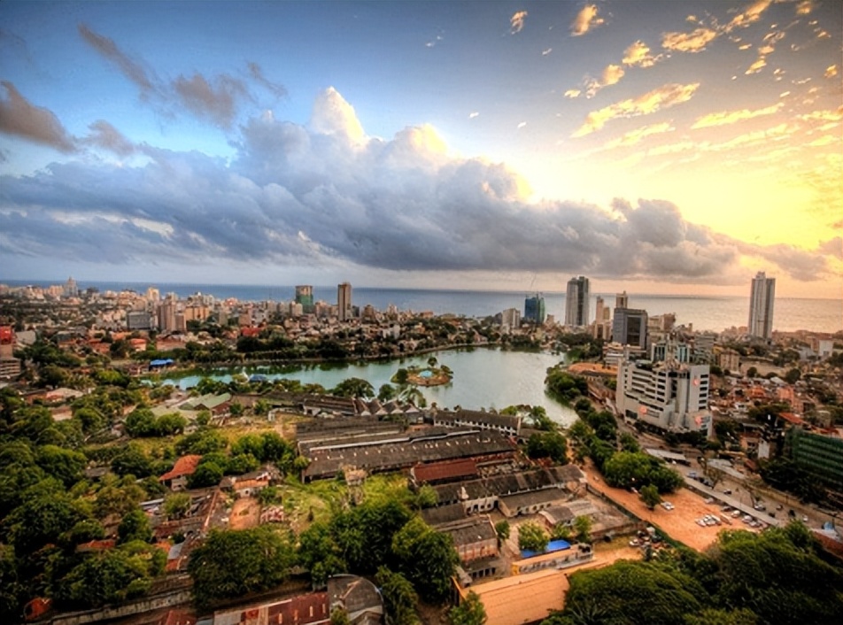 The rise and establishment of the Kingdom of Kandy, as well as its ...