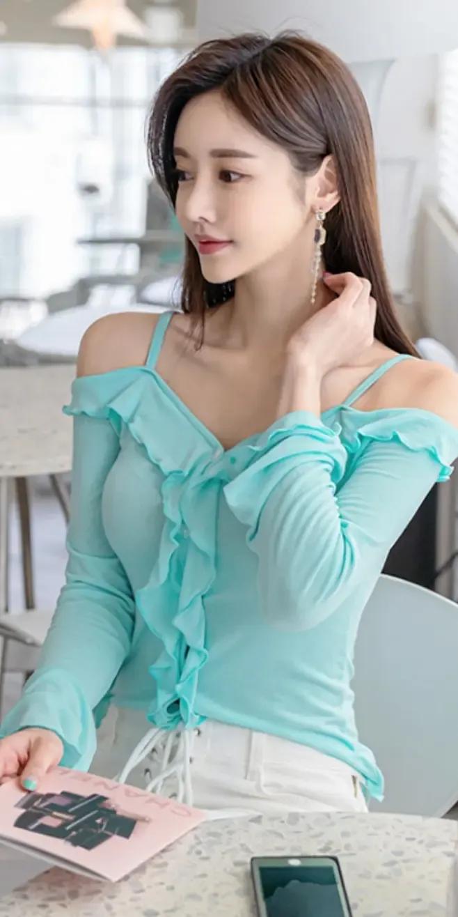 South Korea's No. 1 internet celebrity supermodel Sun Yunzhu, with a ...