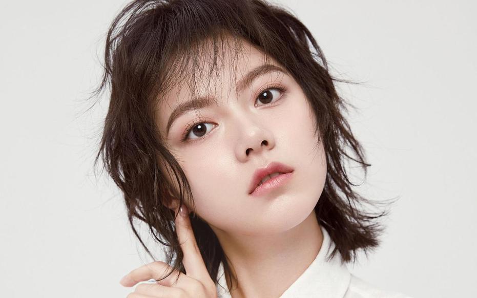 Small gossip: Song Qian, Yi Yang, Qian Xi, Bai Lu, Yang Zi, Qi Wei, Bai ...