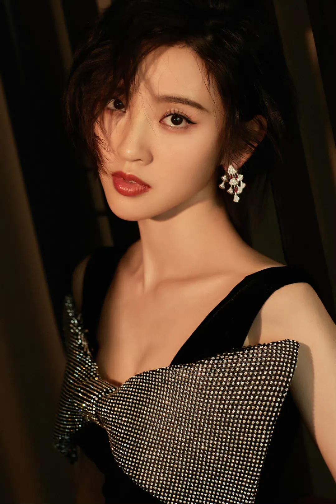 Tang Yixin is beautiful - iNEWS