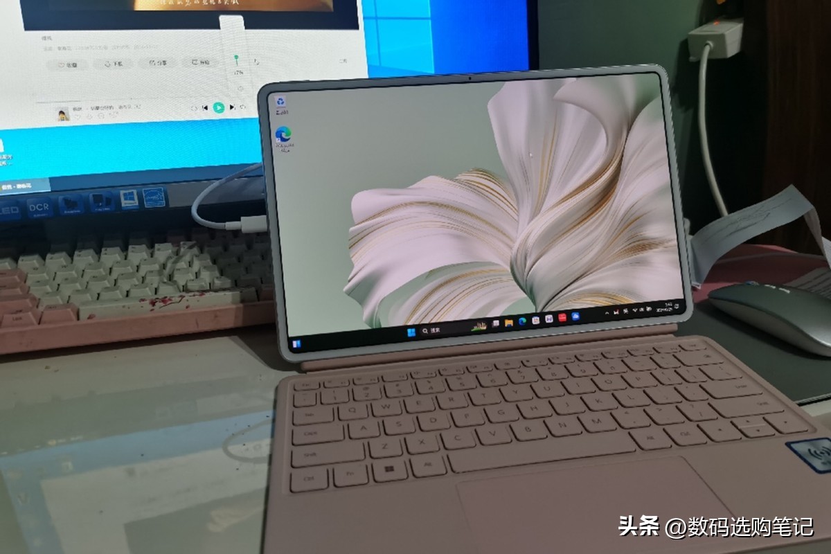 What are the main highlights of the Huawei MateBook E 2023, which is equipped with an exclusive ...