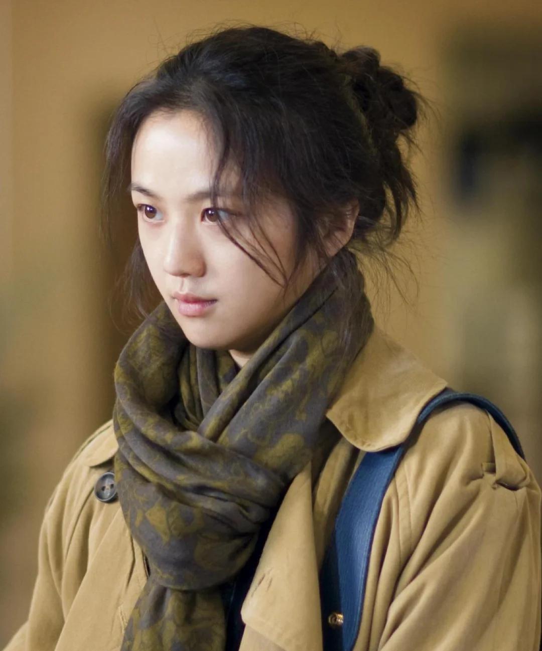 There is a kind of woman who has mediocre facial features but is very ...