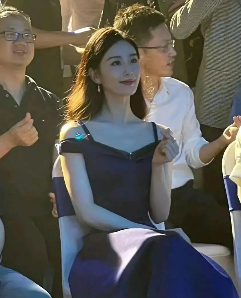 Recognized as Lin Chiling at a glance, Liu Shishi can be called a face ...