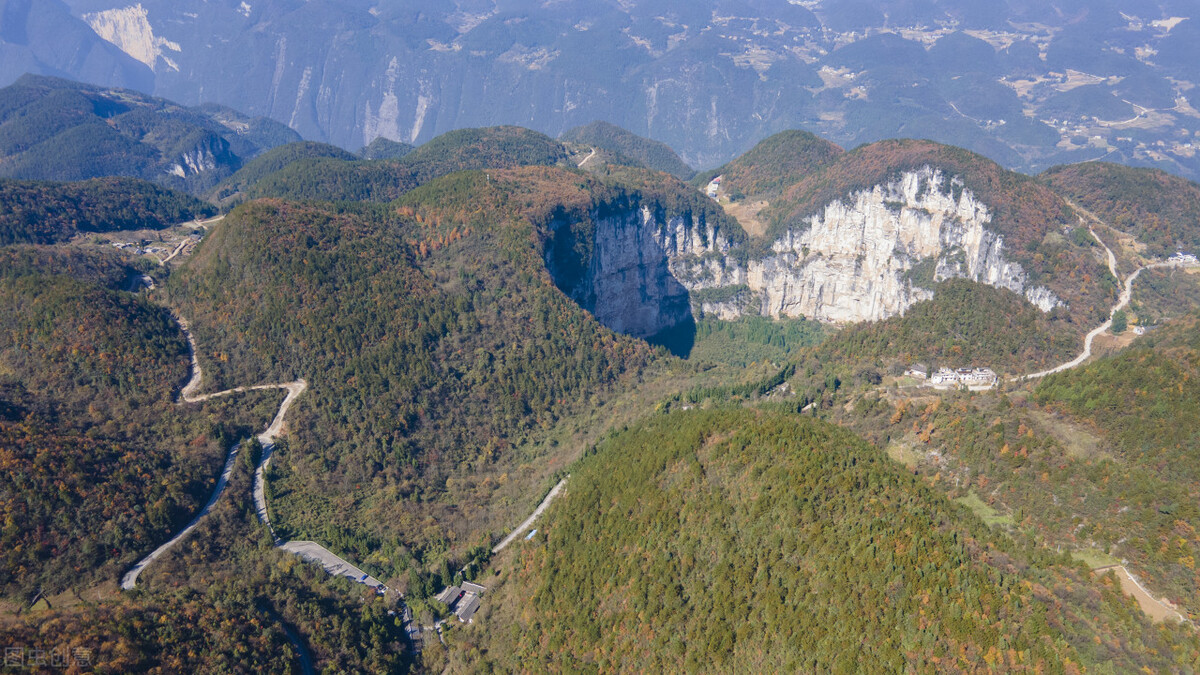 Tour Xiaozhai Tiankeng - iNEWS