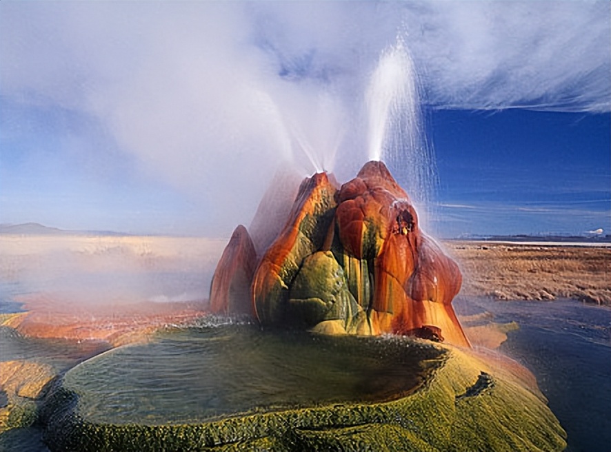 Explore the geological characteristics and causes of geysers in the ...