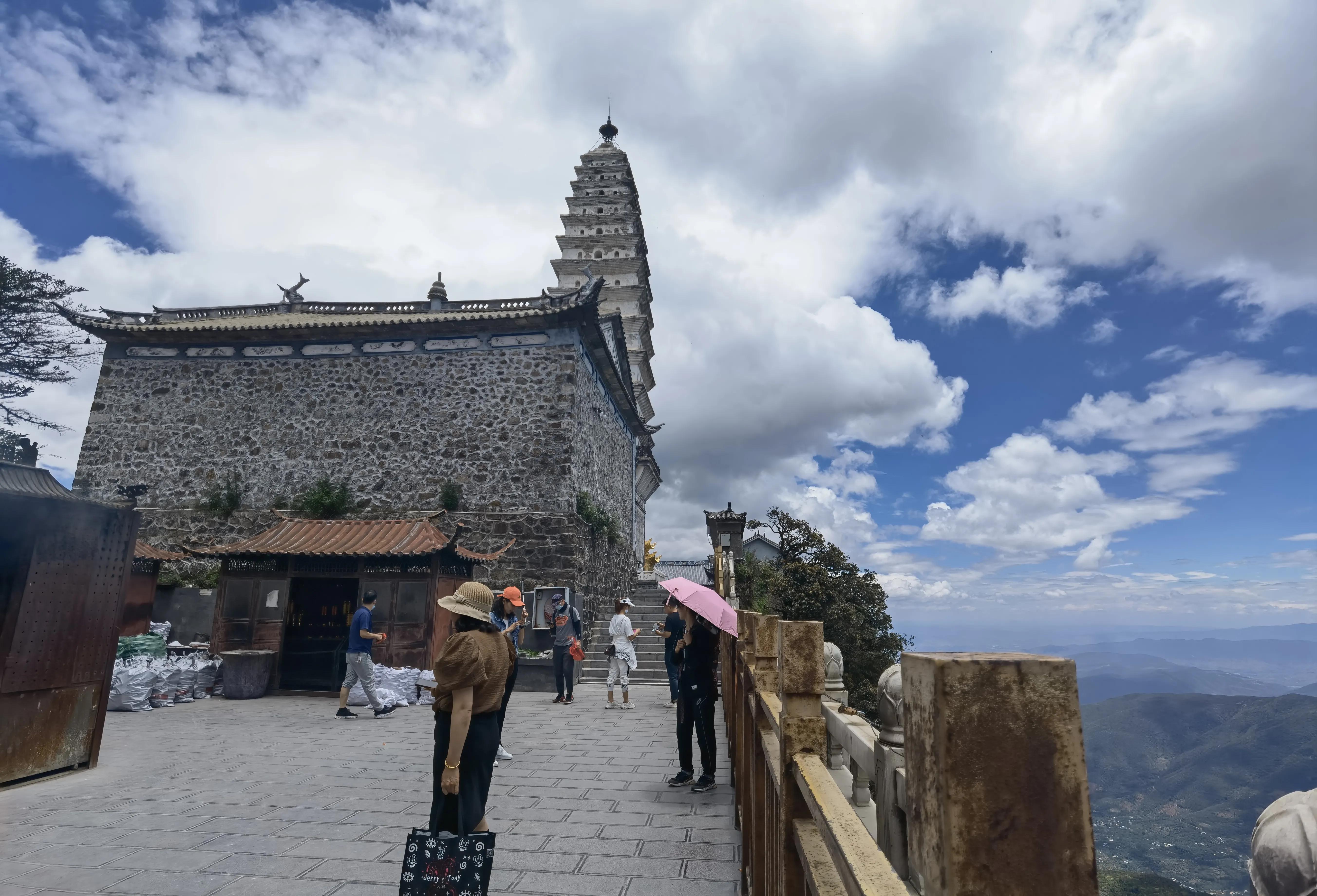 Travel Record of Jizu Mountain in Dali, Yunnan - iNEWS