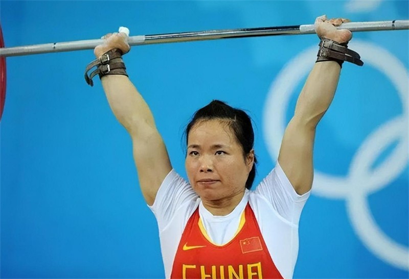 44-year-old Olympic champion Chen Yanqing and her 65-year-old husband: He lives in the villa she ...