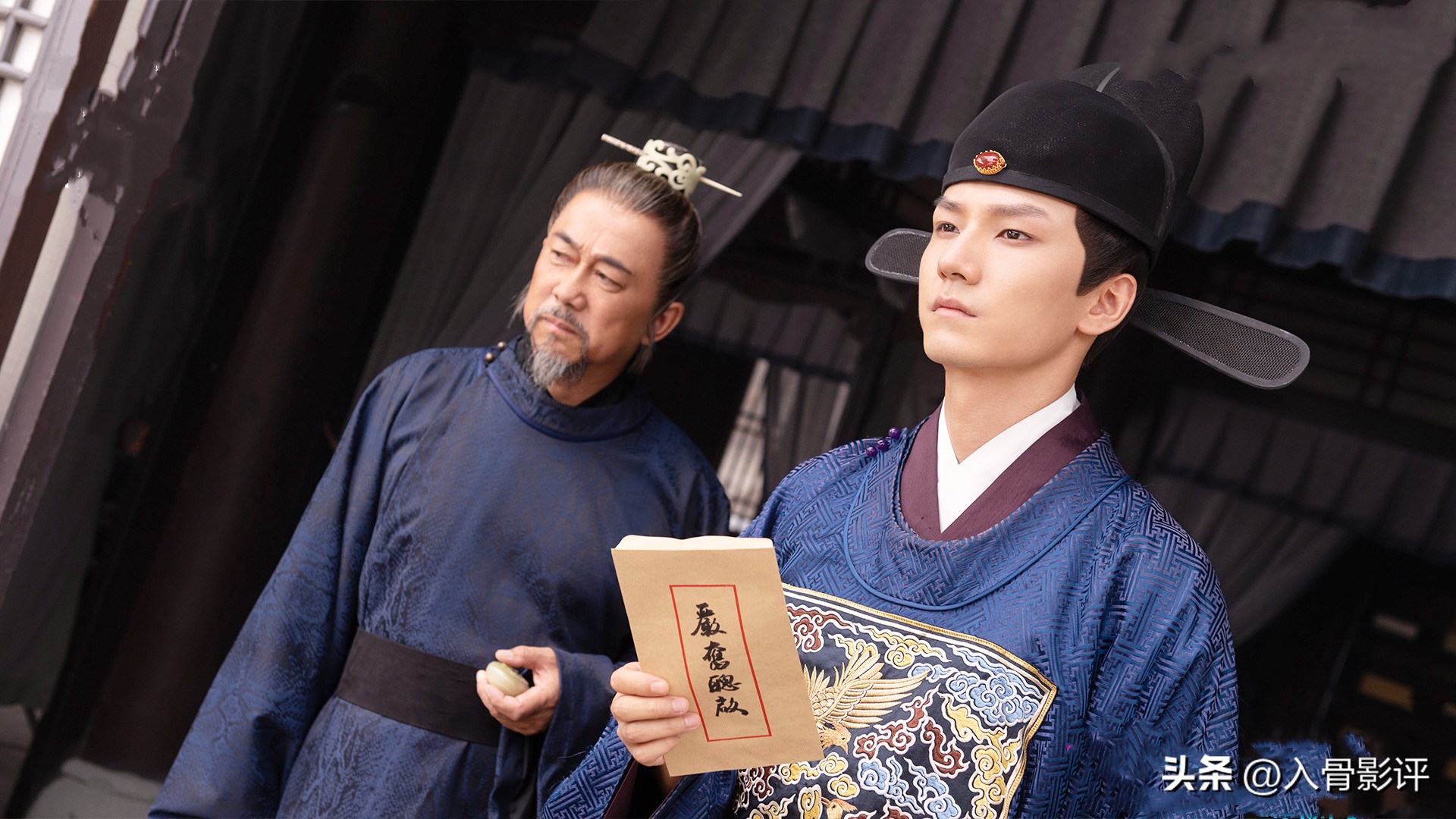 "Under Li You": Li You is favored by two young ladies, and there are ...