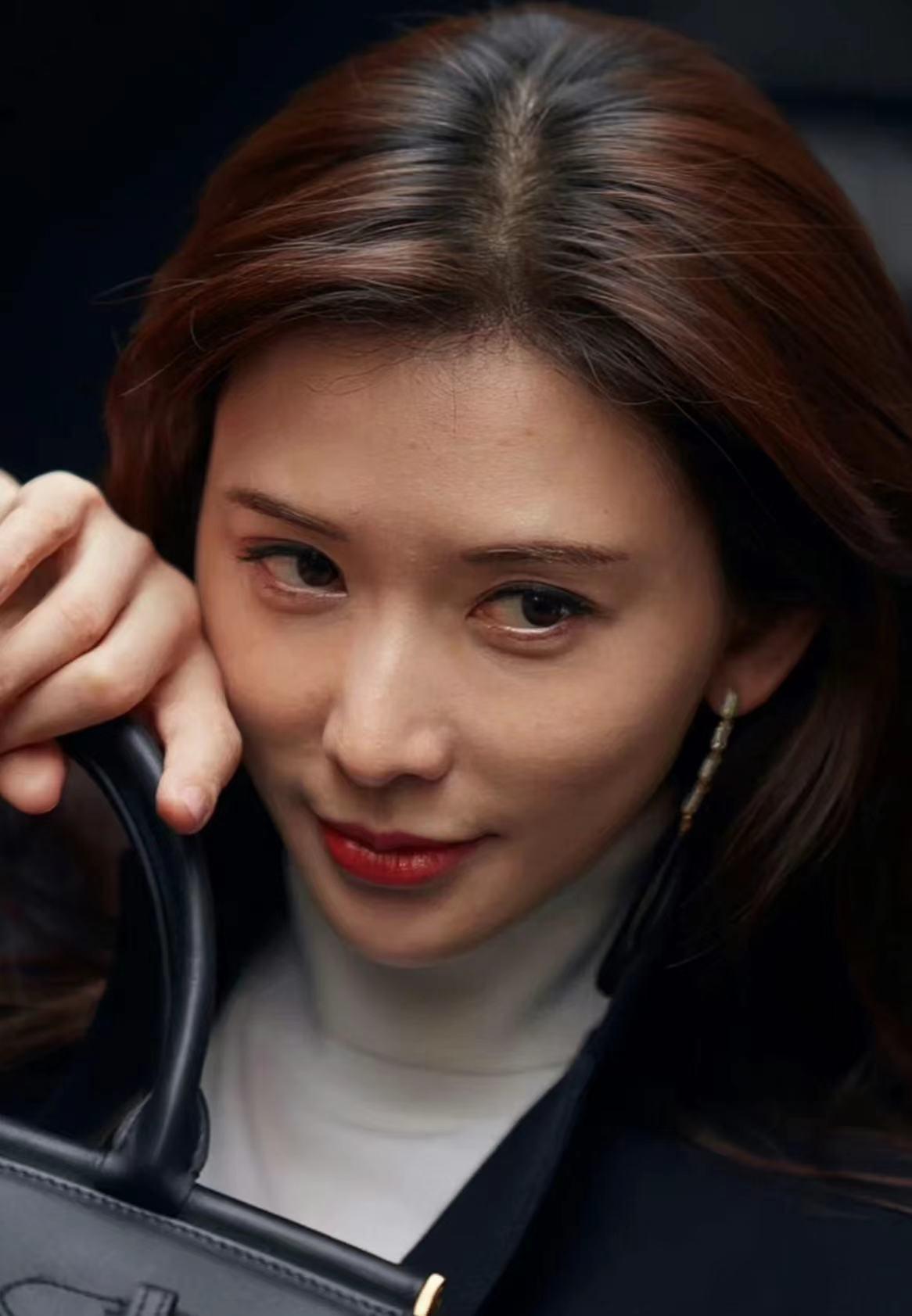 49-year-old Lin Chiling suffered domestic violence follow-up! With a ...