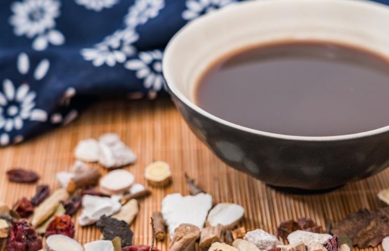 Zhongjing's famous prescription: relieve gallbladder heat, smooth ...