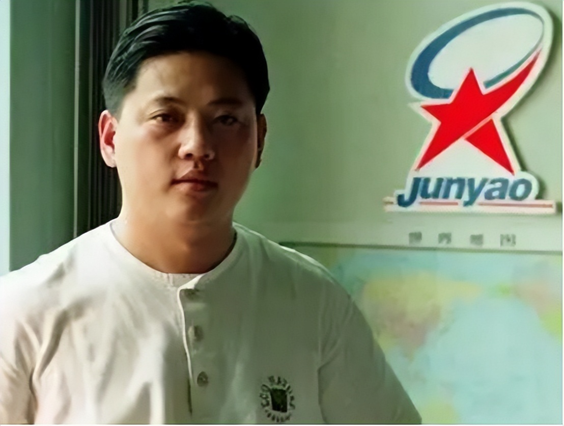 Wang Junyao, the first person to charter flights in China: What happened to his wife and ...