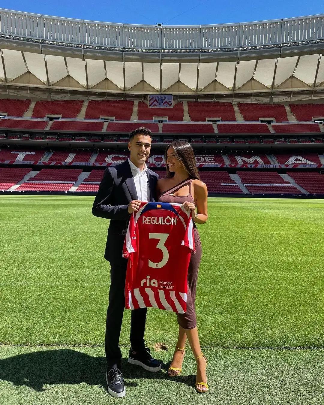 "Social Show" Reguilon's girlfriend is stunning and stealing the ...