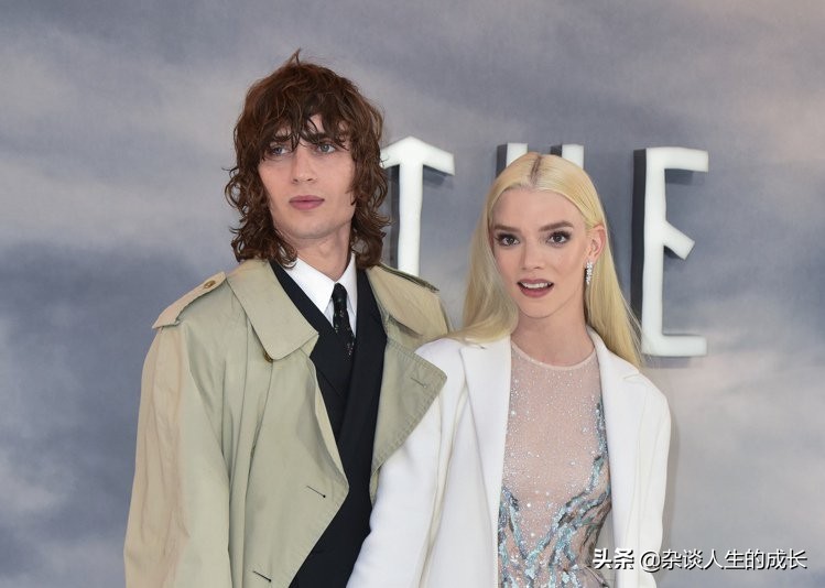 The elf goddess is promoted to a wife!Anya Taylor Joy Loves Musician ...