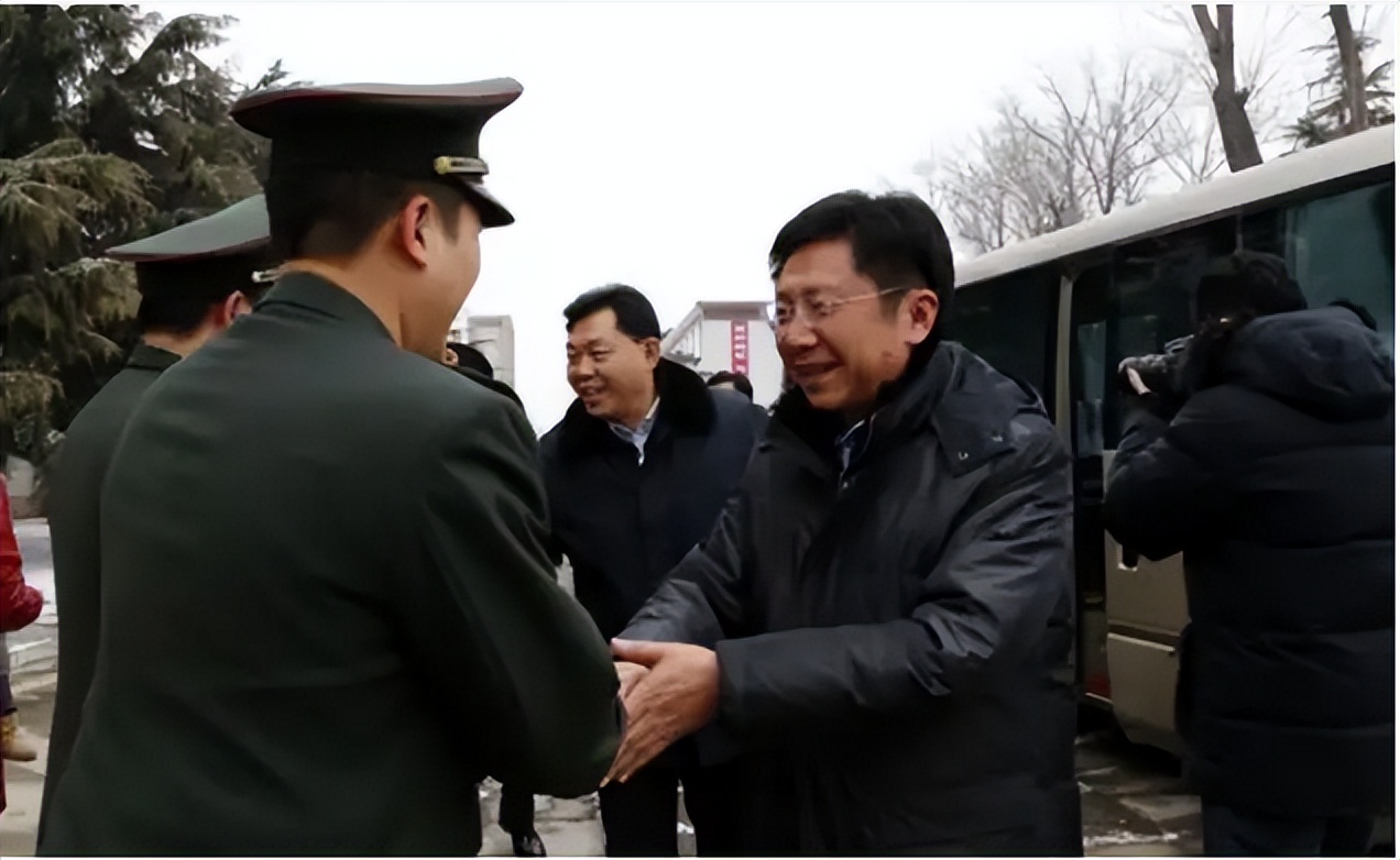 The power of the political commissar is slightly higher than that of ...