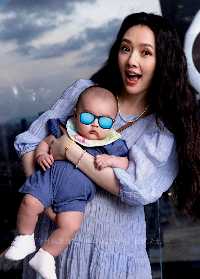 Mrs. Xiang and her husband Xiang Huaqiang celebrated their ...