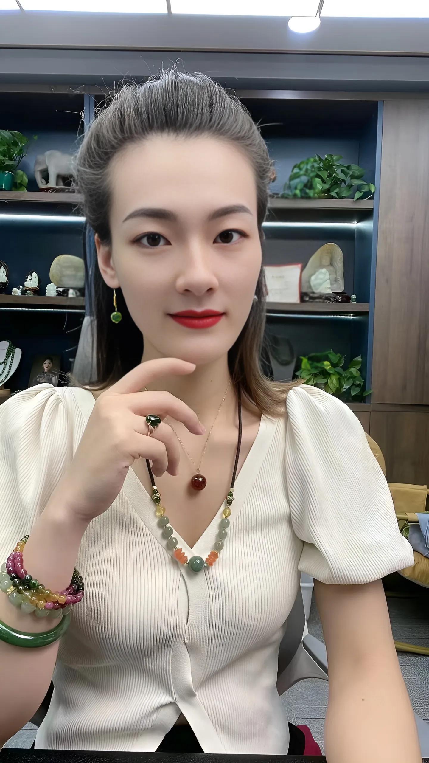 Good "Jade", the beautiful woman Feifei is a down-to-earth and ...