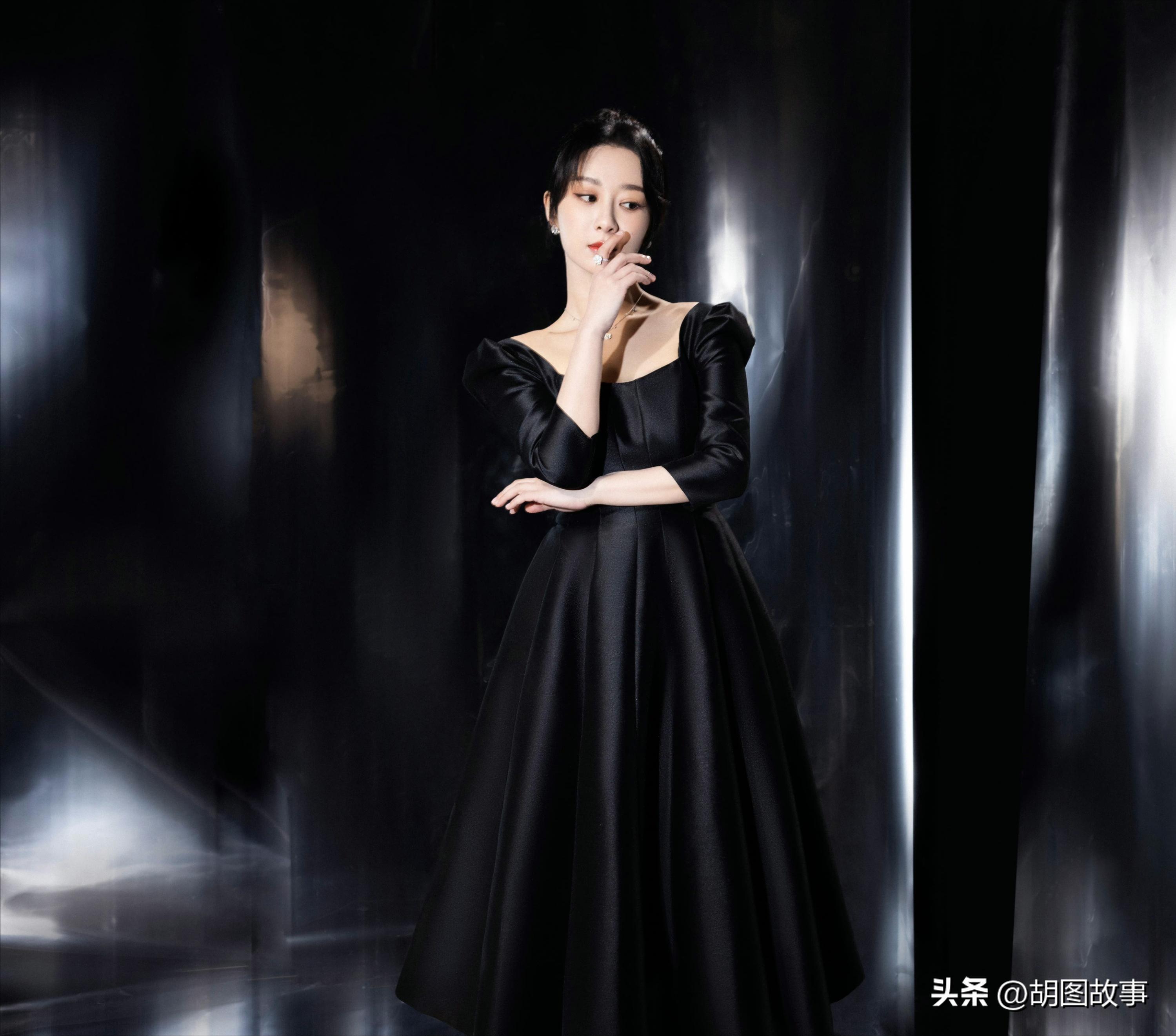 This night in Shanghai, Yang Zi is too beautiful, Yu Shuxin is so spicy ...