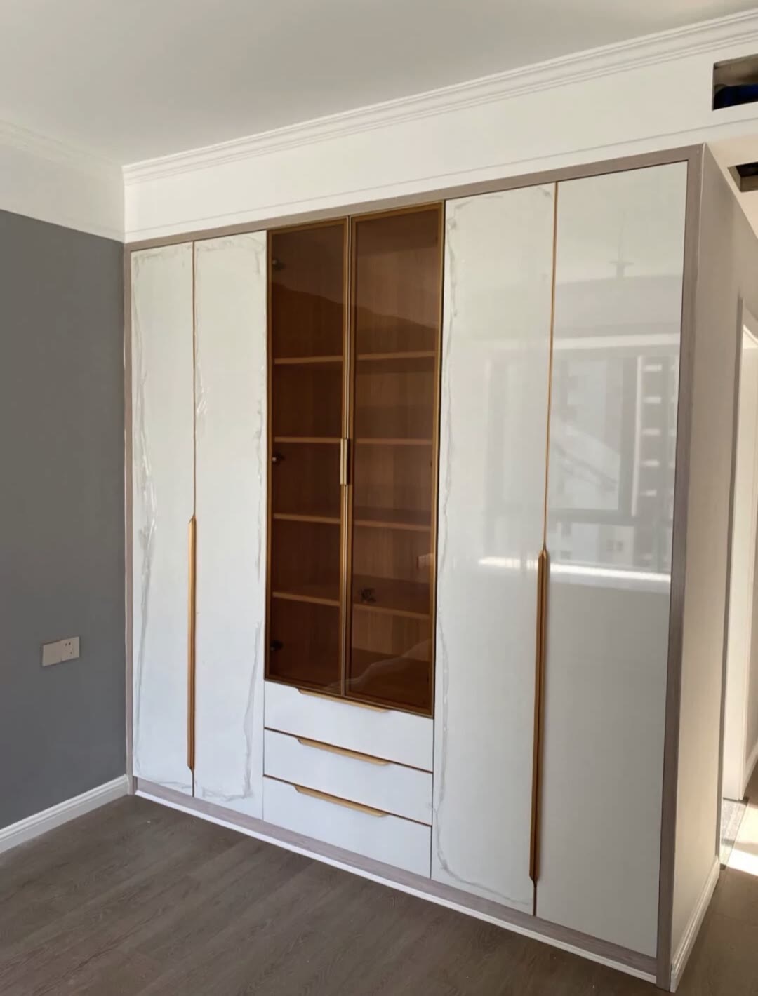 Is custom wardrobe really good (types of custom wardrobe) - iNEWS