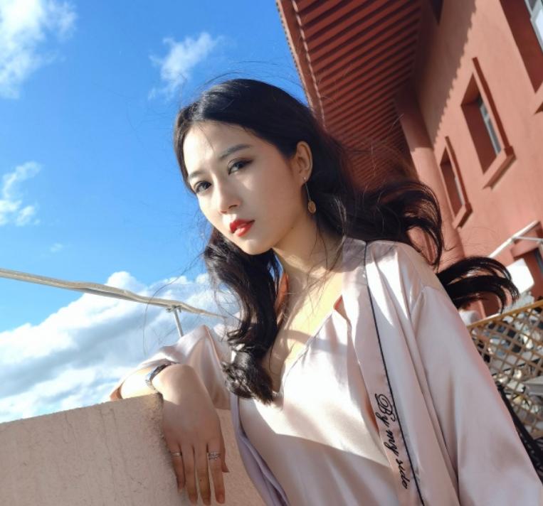 Big Melon In The Circle The 24 Year Old Beauty Producer Zhang Haoxin