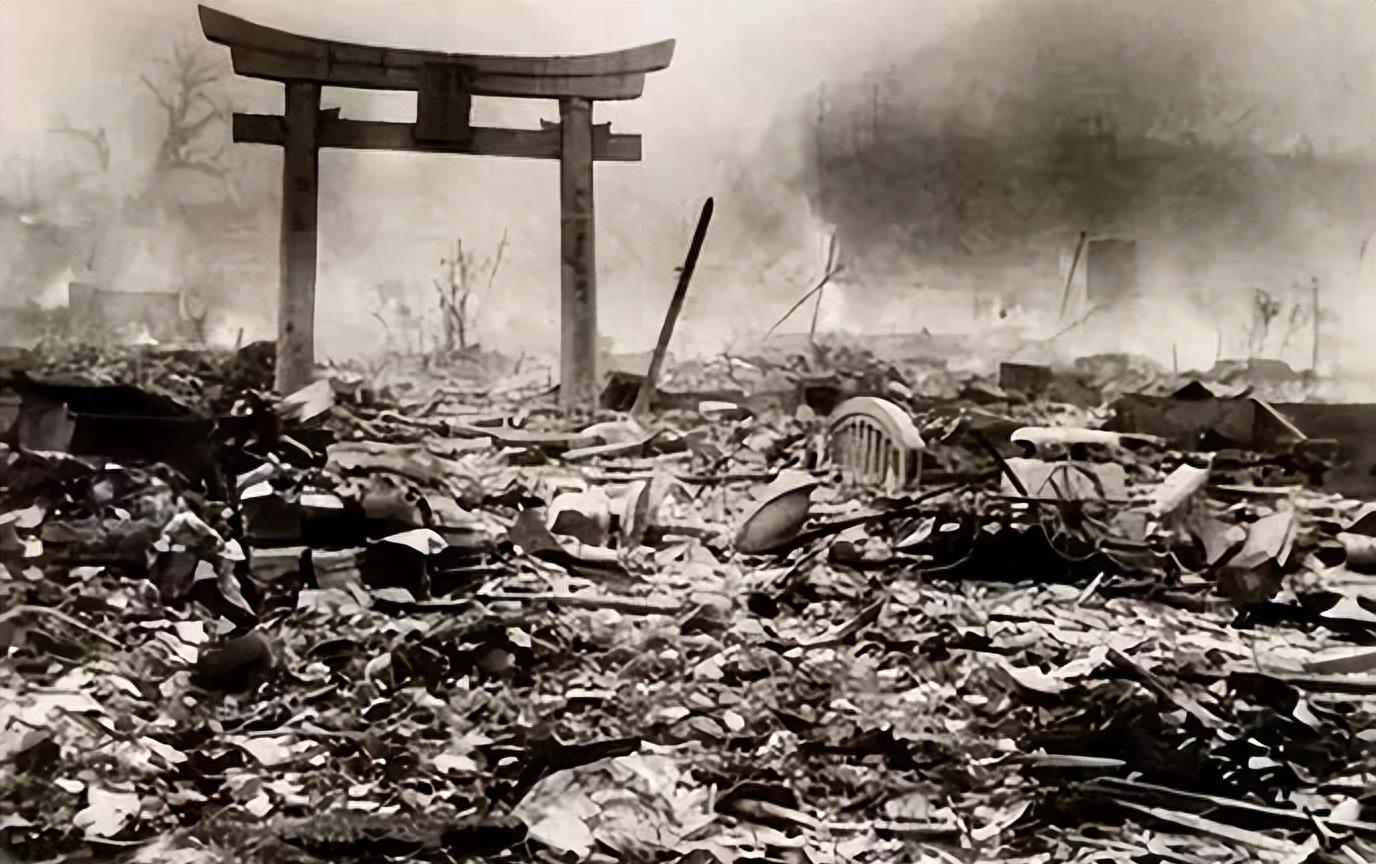 After the atomic bomb exploded in Hiroshima, Japan, tens of thousands ...
