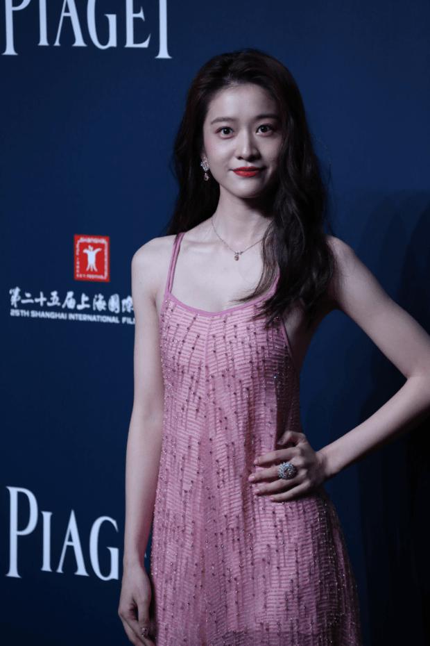 Huang Shengyi, Zhang Xueying and Yuan Shanshan on the red carpet are ...