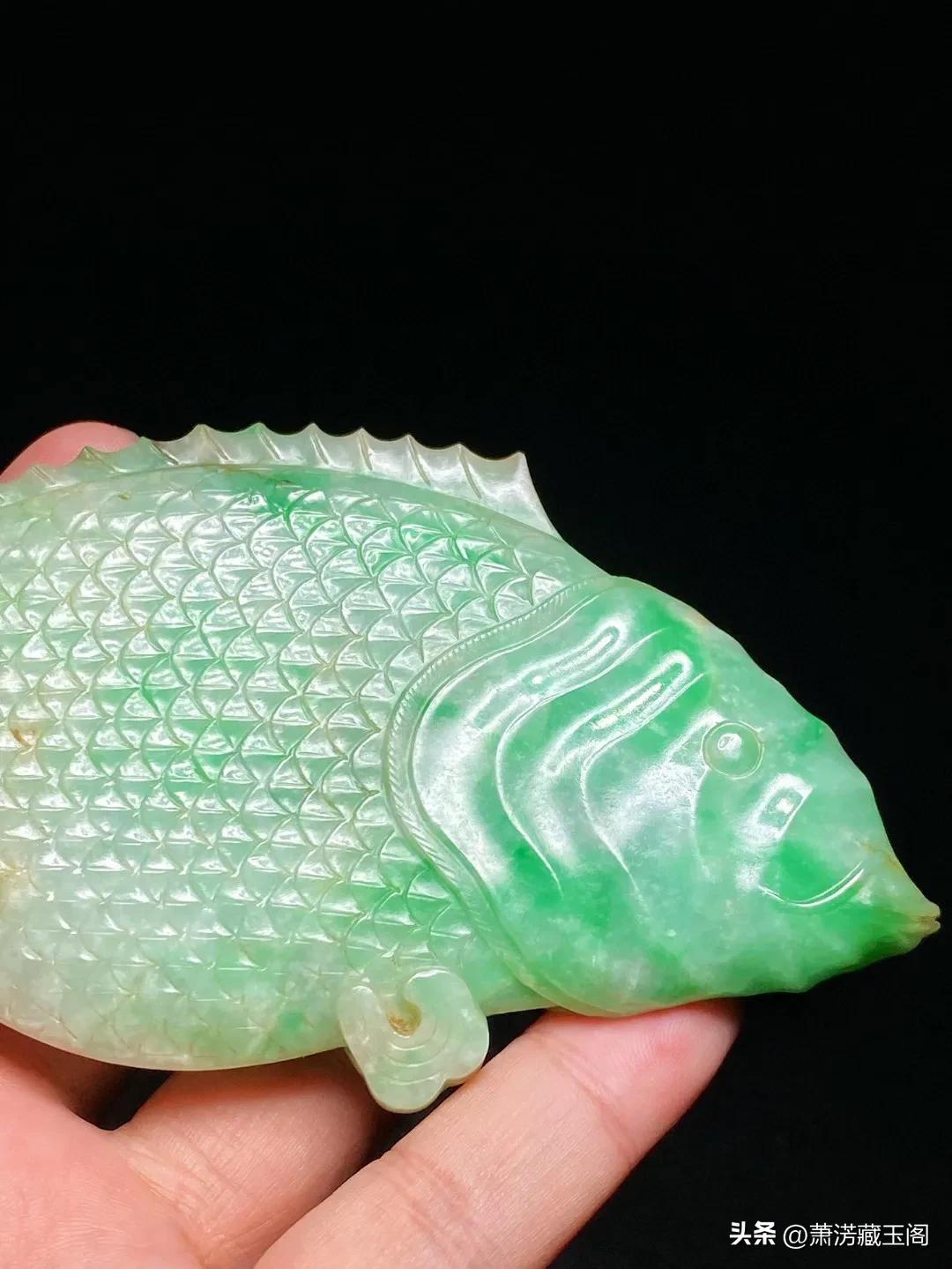 Qing Dynasty Qianlong Laokeng Emerald Floating Green Fish Shape Jiqing ...