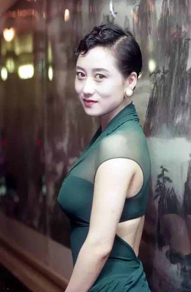 Li Zhi: Been favored by Jet Li for 34 years, but behind her beauty are ...