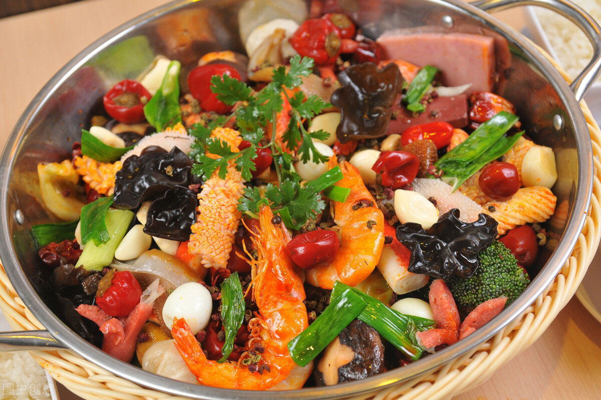 Spicy incense pot is delicious and spicy, three bowls of rice are not ...