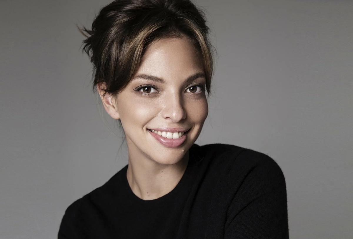Regina Boulder is a very beautiful girl - iMedia