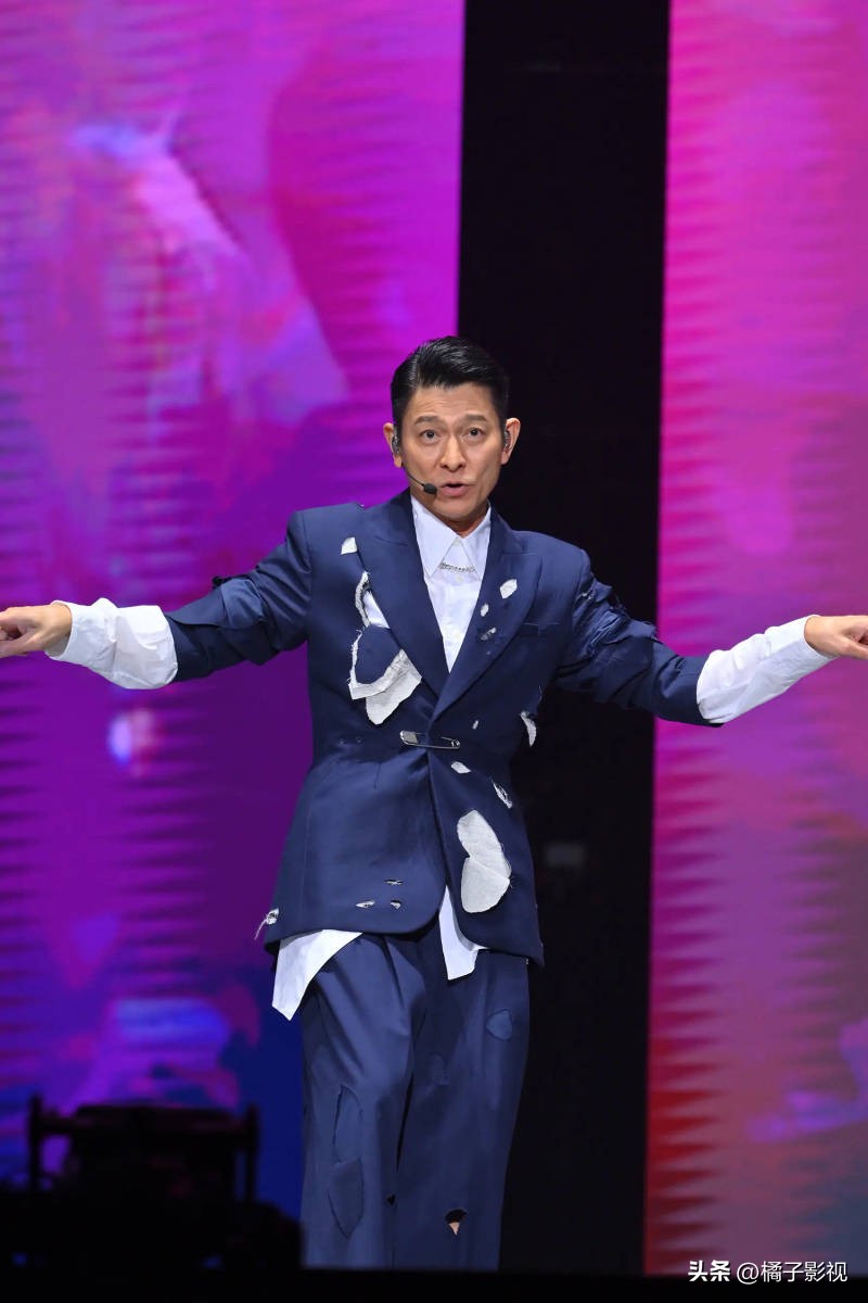 Andy Lau returns to the mainland stage after 13 years, singing and ...