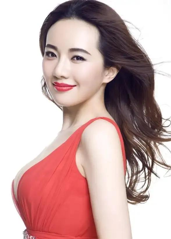 [Meng Shengqian Movie]-Sexy actress Meng Qian's red lips temptation photo - iNEWS