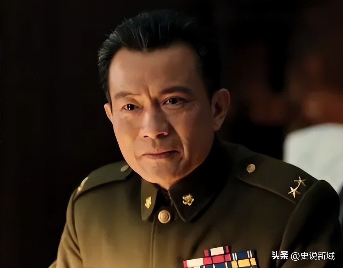 When Liu Yalou took command for the first time, he presented two ...