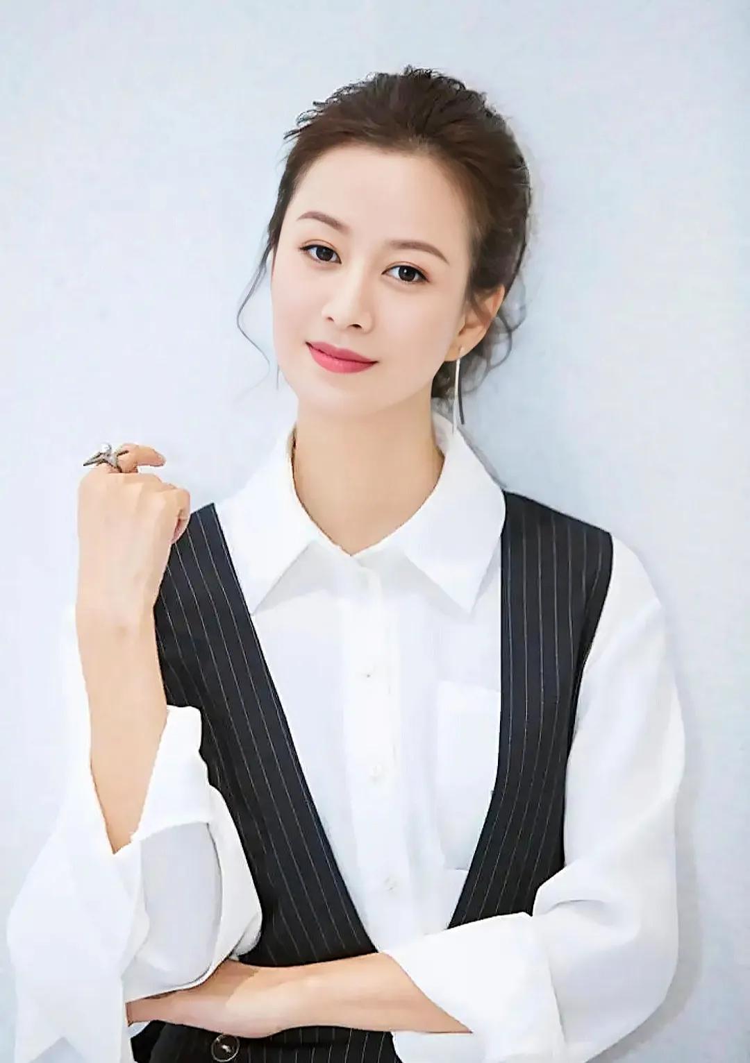 Appreciation of beautiful photos of Ni Hongjie - iNEWS