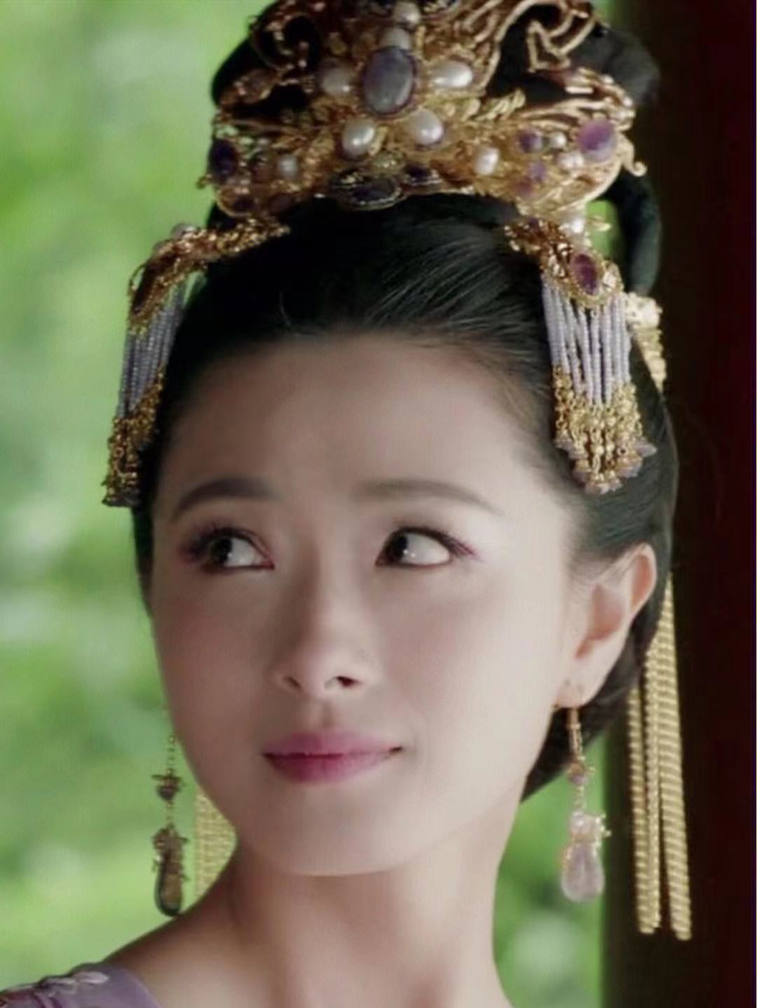 Wan Qian has the characteristics of both modern beauty and classical ...