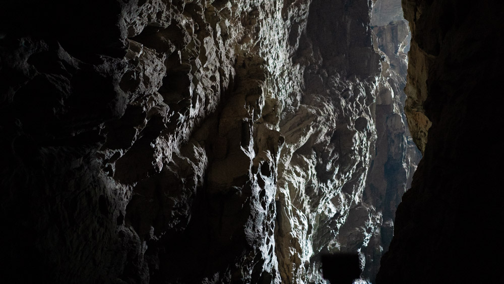 A trip to the Qianjiang Caves in Chongqing - iNEWS