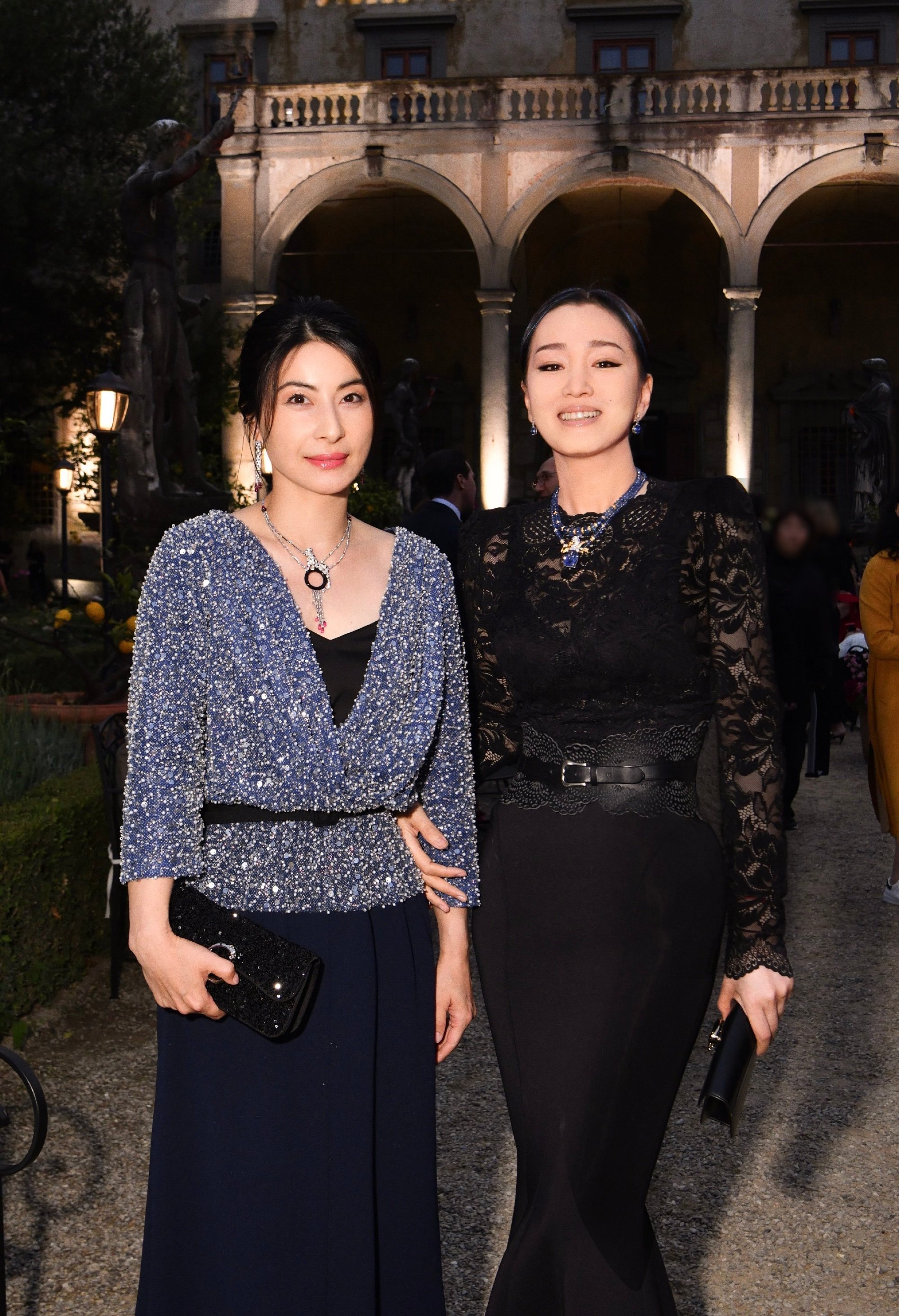 Guo Jingjing is rarely in the same frame as Gong Li, top actress ...
