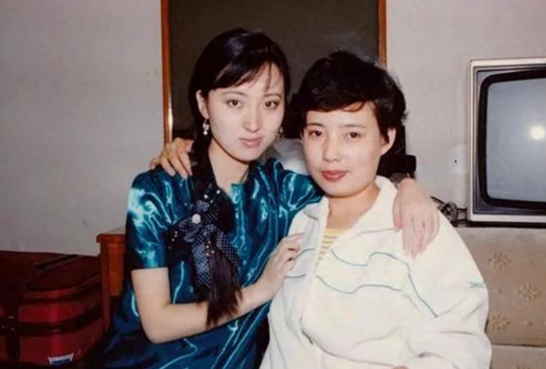 Chen Li: Singing the song "Dream of Red Mansions" became a hit. After ...