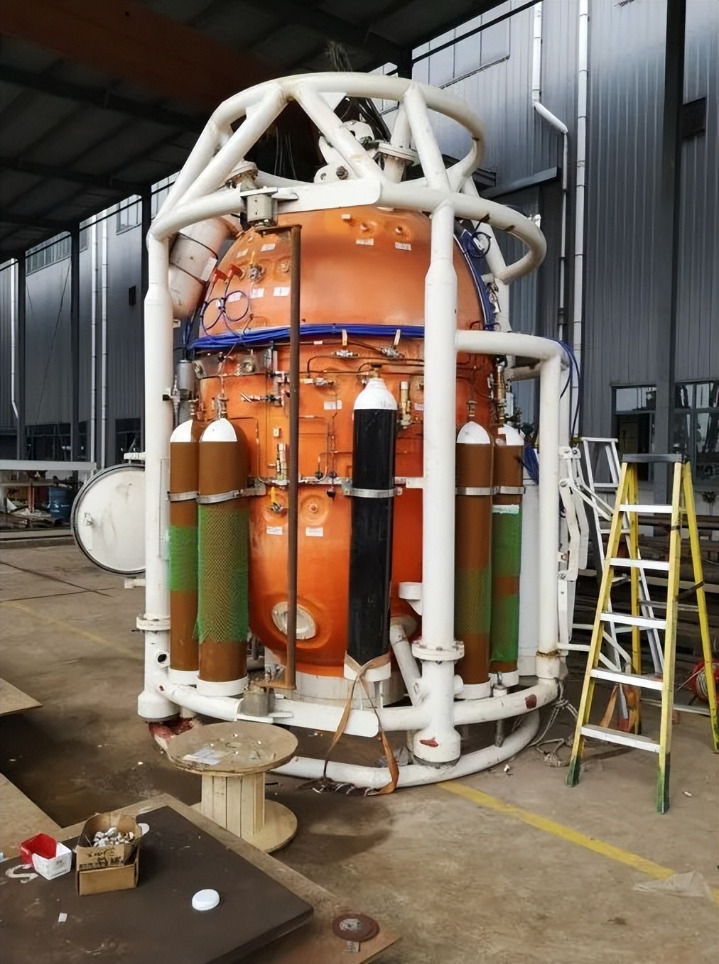 Mysterious "undersea space station" - saturation diving system - iNEWS