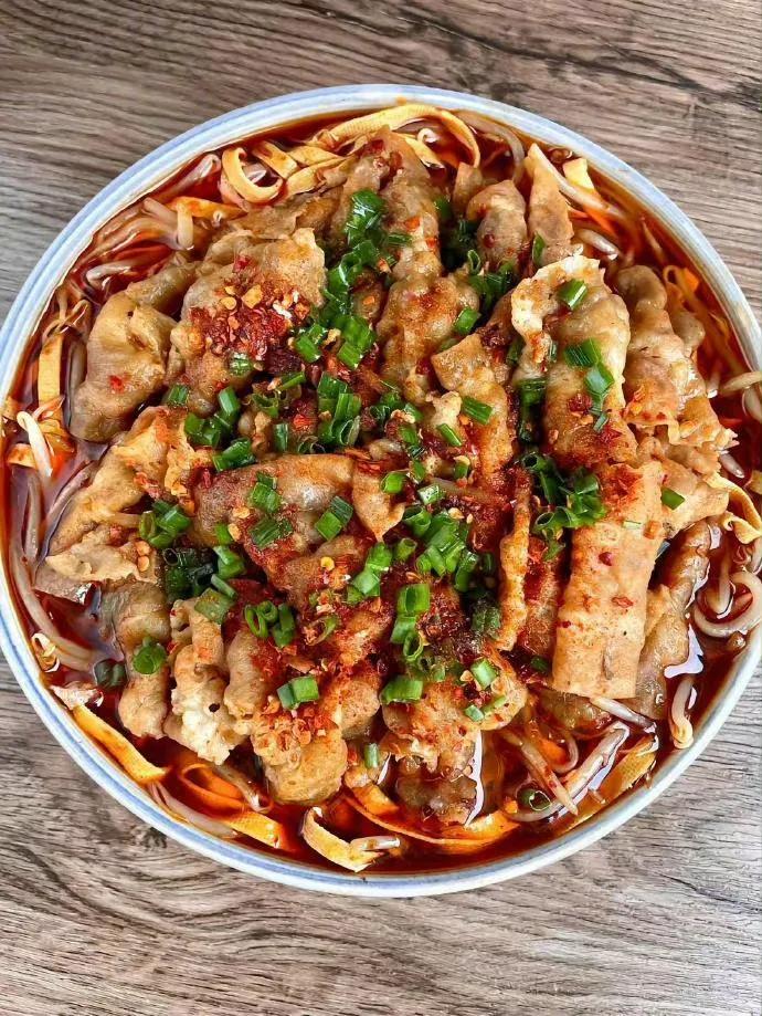 My mom's spicy fat beef is huge and delicious - iNEWS