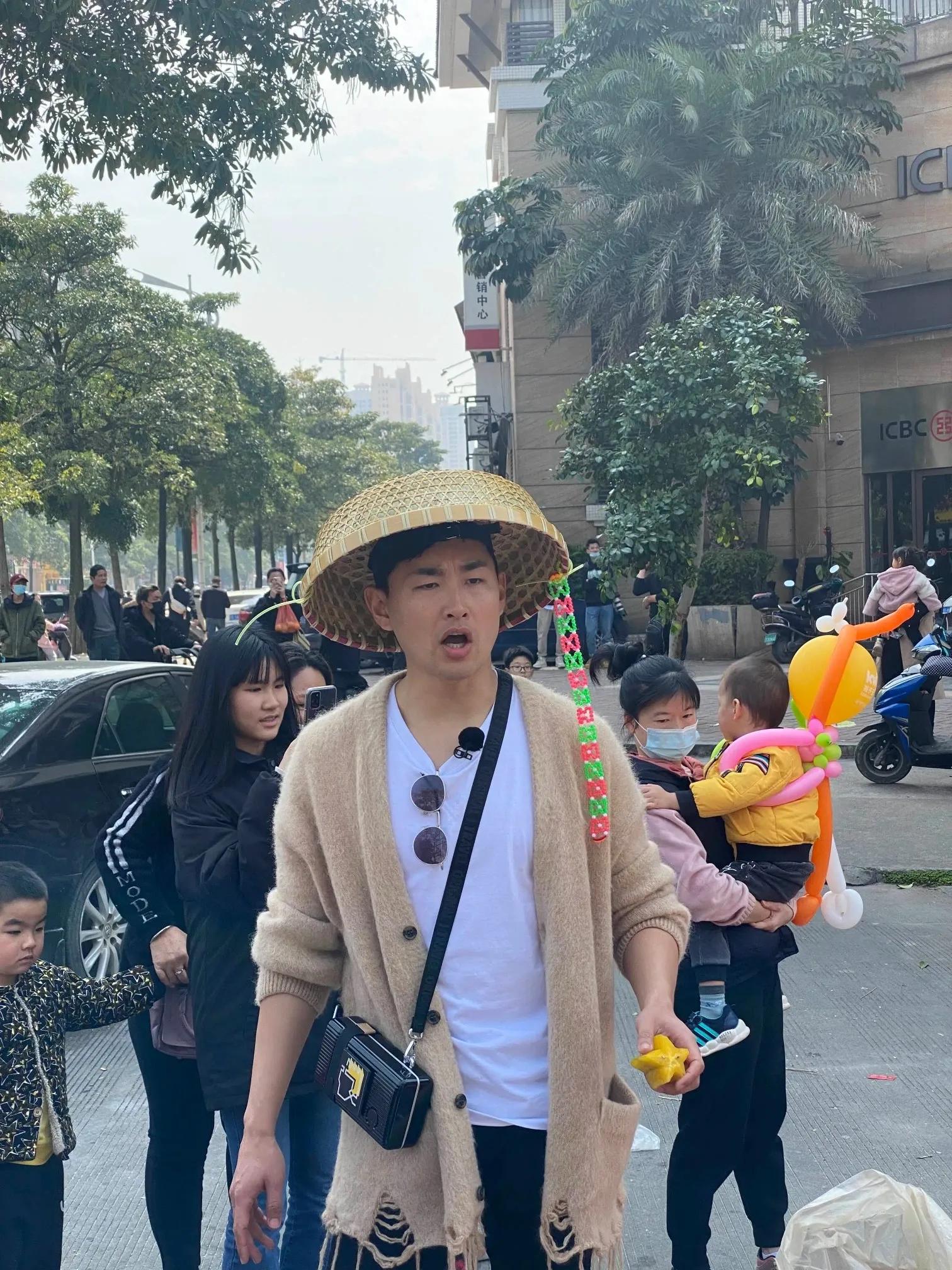 Zhang Ruojun, Huang Zitao, Huang Bo, Xiao Yueyue, Wang Yanlin, Lin ...