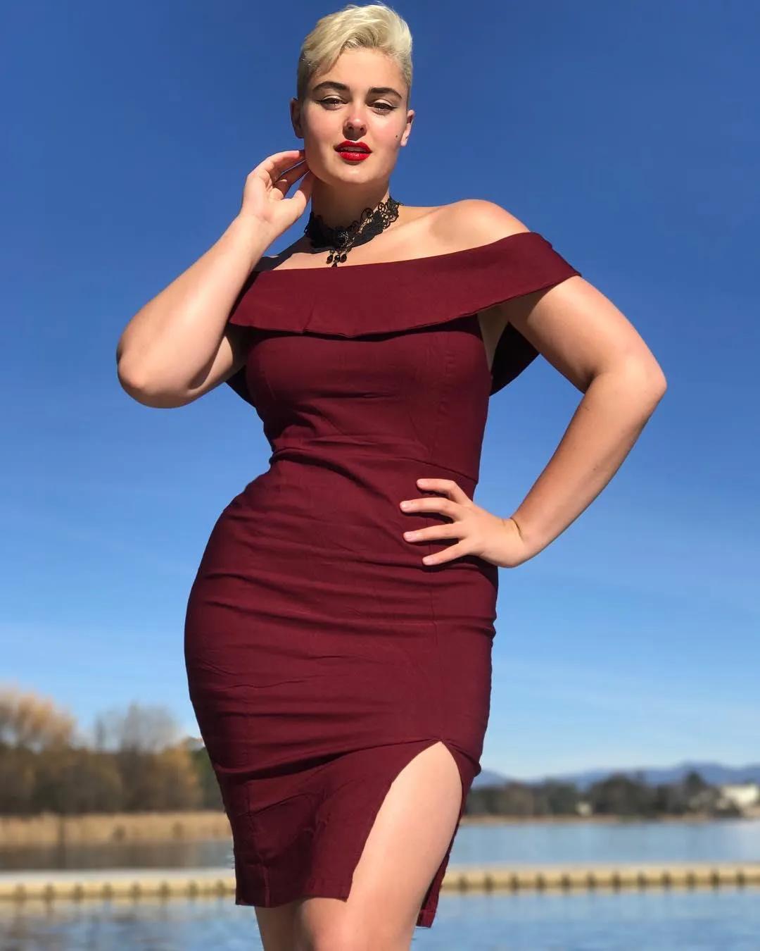 European and American Big Sisters 16 Stefania Ferrario - iNEWS